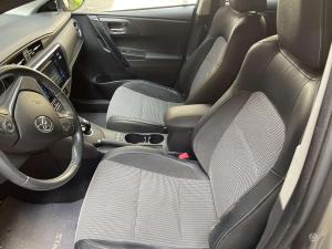 Brown Toyota Auris 2016 in Vilnius, with an engine capacity of 1.80 L and mileage of 62 thousand km for 14999 €, photo 12 on AUTOMOTO.COM.LV