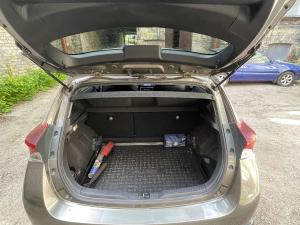 Brown Toyota Auris 2016 in Vilnius, with an engine capacity of 1.80 L and mileage of 62 thousand km for 14999 €, photo 15 on AUTOMOTO.COM.LV