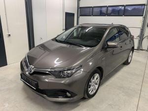 Brown Toyota Auris 2017 in Kaunas, with an engine capacity of 1.80 L and mileage of 165 thousand km for 11300 €, photo  on AUTOMOTO.COM.LV
