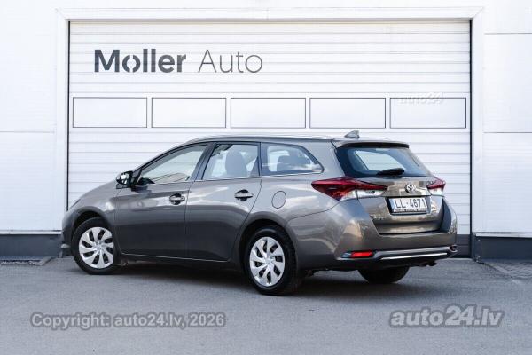 Brūns Toyota Auris 2018 Rīga, ar dzinēja tilpumu 1.60 L un nobraukumu 156 tūkst. km par 8800 €, foto 3 vietnē AUTOMOTO.COM.LV