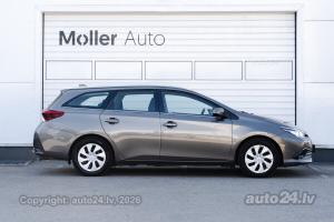 Brown Toyota Auris 2018 in Riga, with an engine capacity of 1.60 L and mileage of 156 thousand km for 8800 €, photo 6 on AUTOMOTO.COM.LV