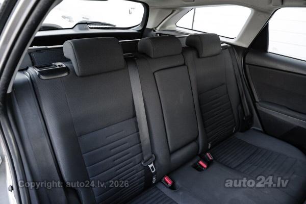 Brūns Toyota Auris 2018 Rīga, ar dzinēja tilpumu 1.60 L un nobraukumu 156 tūkst. km par 8800 €, foto 7 vietnē AUTOMOTO.COM.LV