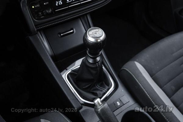 Brūns Toyota Auris 2018 Rīga, ar dzinēja tilpumu 1.60 L un nobraukumu 156 tūkst. km par 8800 €, foto 10 vietnē AUTOMOTO.COM.LV