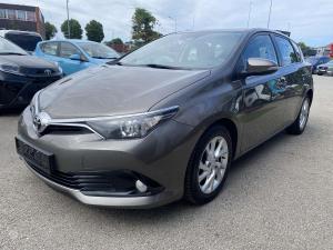 Brown Toyota Auris 2018 in Klaipeda, with an engine capacity of 1.36 L and mileage of 205 thousand km for 8500 €, photo  on AUTOMOTO.COM.LV