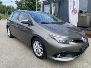 Brown Toyota Auris 2018 in Klaipeda, with an engine capacity of 1.36 L and mileage of 205 thousand km for 8500 €, photo 4 on AUTOMOTO.COM.LV