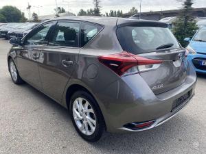 Brown Toyota Auris 2018 in Klaipeda, with an engine capacity of 1.36 L and mileage of 205 thousand km for 8500 €, photo 7 on AUTOMOTO.COM.LV
