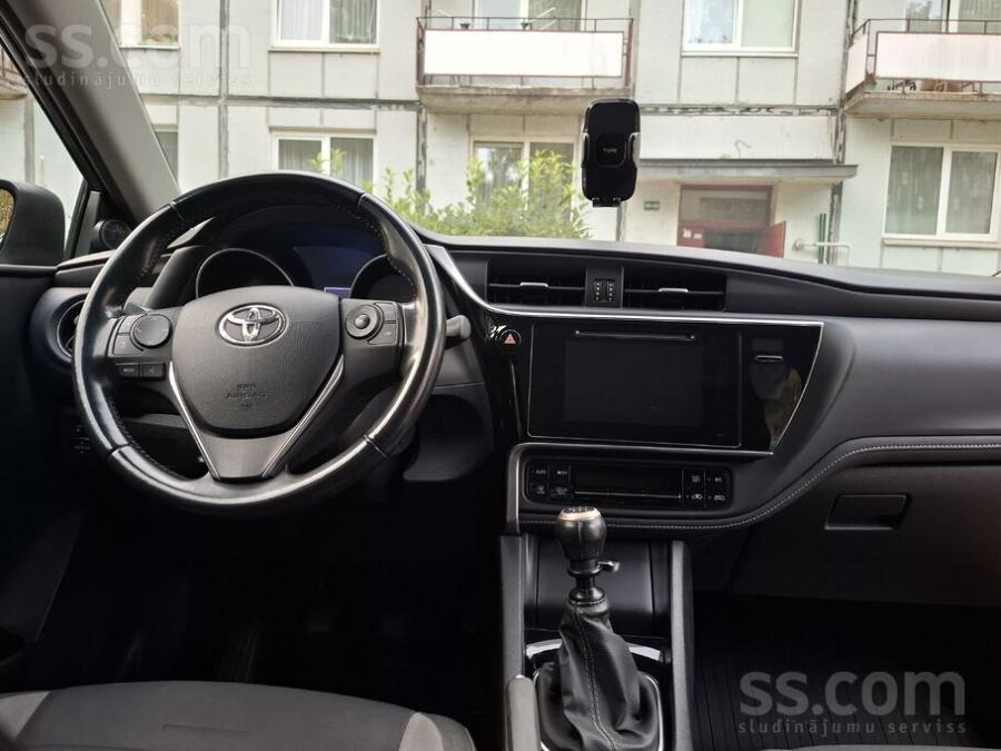 Brūns Toyota Auris 2018 Rīga, ar dzinēja tilpumu 1.60 L un nobraukumu 137 tūkst. km par 9500 €, foto 6 vietnē AUTOMOTO.COM.LV