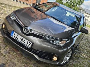 Brūns Toyota Auris 2018 Rīga, ar dzinēja tilpumu 1.20 L un nobraukumu 119 tūkst. km par 9900 €, foto  vietnē AUTOMOTO.COM.LV