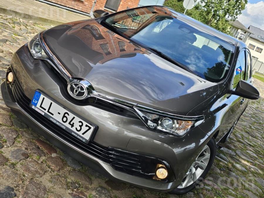 Brūns Toyota Auris 2018 Rīga, ar dzinēja tilpumu 1.20 L un nobraukumu 119 tūkst. km par 9900 €, foto 1 vietnē AUTOMOTO.COM.LV