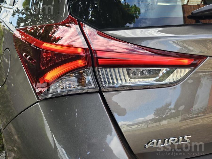 Brūns Toyota Auris 2018 Rīga, ar dzinēja tilpumu 1.20 L un nobraukumu 119 tūkst. km par 9900 €, foto 30 vietnē AUTOMOTO.COM.LV