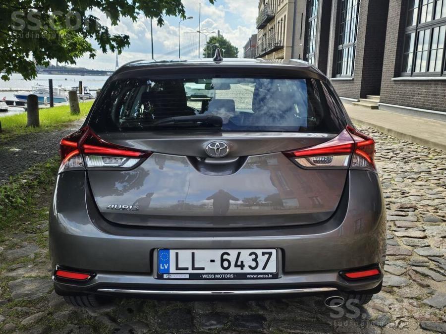 Brūns Toyota Auris 2018 Rīga, ar dzinēja tilpumu 1.20 L un nobraukumu 119 tūkst. km par 9900 €, foto 33 vietnē AUTOMOTO.COM.LV