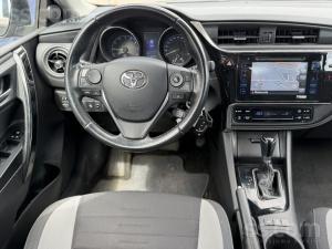 Brown Toyota Auris 2018 in Riga, with an engine capacity of 1.60 L and mileage of 229 thousand km for 9900 €, photo 8 on AUTOMOTO.COM.LV
