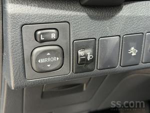 Brown Toyota Auris 2018 in Riga, with an engine capacity of 1.60 L and mileage of 229 thousand km for 9900 €, photo 10 on AUTOMOTO.COM.LV