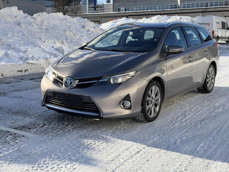Brūns Toyota Auris 2013 Šauļi, ar dzinēja tilpumu 1.80 L un nobraukumu 208 tūkst. km par 8870 €, foto 3 vietnē AUTOMOTO.COM.LV