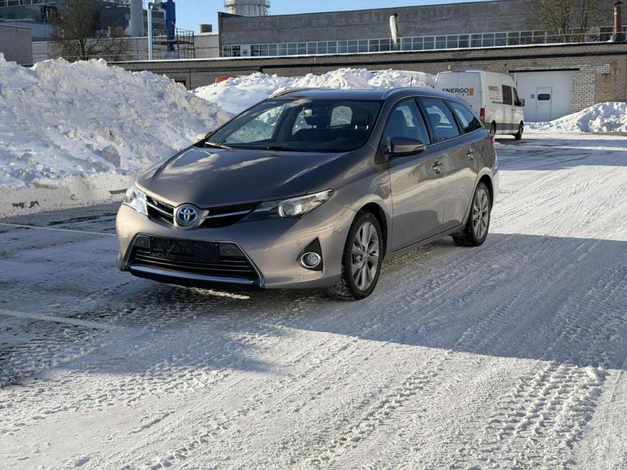 Brūns Toyota Auris 2013 Šauļi, ar dzinēja tilpumu 1.80 L un nobraukumu 208 tūkst. km par 8870 €, foto 4 vietnē AUTOMOTO.COM.LV