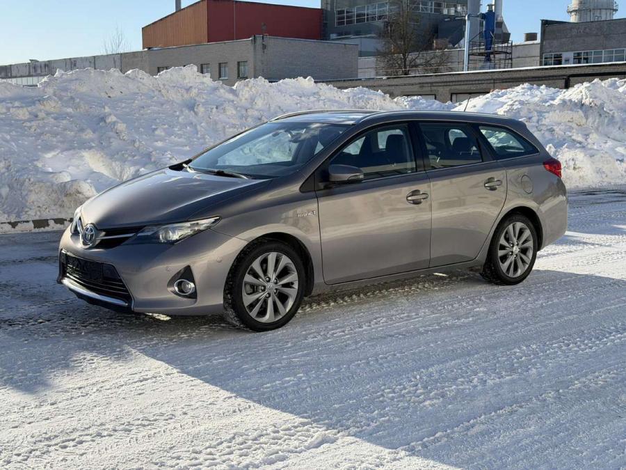 Brūns Toyota Auris 2013 Šauļi, ar dzinēja tilpumu 1.80 L un nobraukumu 208 tūkst. km par 8870 €, foto 5 vietnē AUTOMOTO.COM.LV