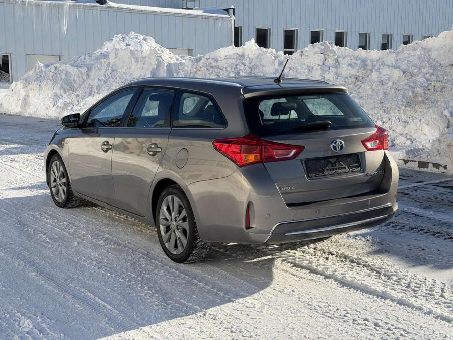Brūns Toyota Auris 2013 Šauļi, ar dzinēja tilpumu 1.80 L un nobraukumu 208 tūkst. km par 8870 €, foto 10 vietnē AUTOMOTO.COM.LV
