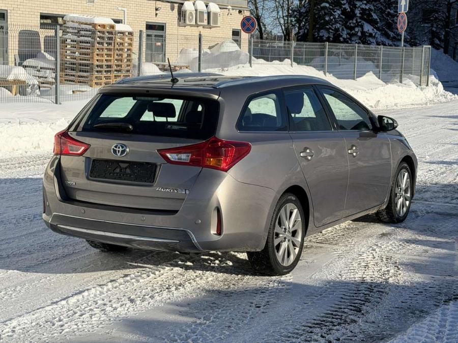 Brūns Toyota Auris 2013 Šauļi, ar dzinēja tilpumu 1.80 L un nobraukumu 208 tūkst. km par 8870 €, foto 15 vietnē AUTOMOTO.COM.LV