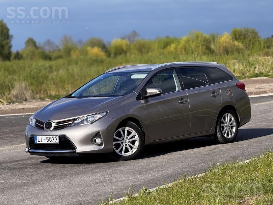 Brūns Toyota Auris 2013 Aizkraukle, ar dzinēja tilpumu 2.00 L un nobraukumu 314 tūkst. km par 6300 €, foto 3 vietnē AUTOMOTO.COM.LV
