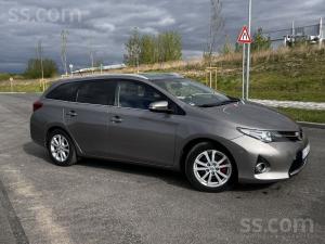 Brūns Toyota Auris 2013 Aizkraukle, ar dzinēja tilpumu 2.00 L un nobraukumu 314 tūkst. km par 6300 €, foto 5 vietnē AUTOMOTO.COM.LV
