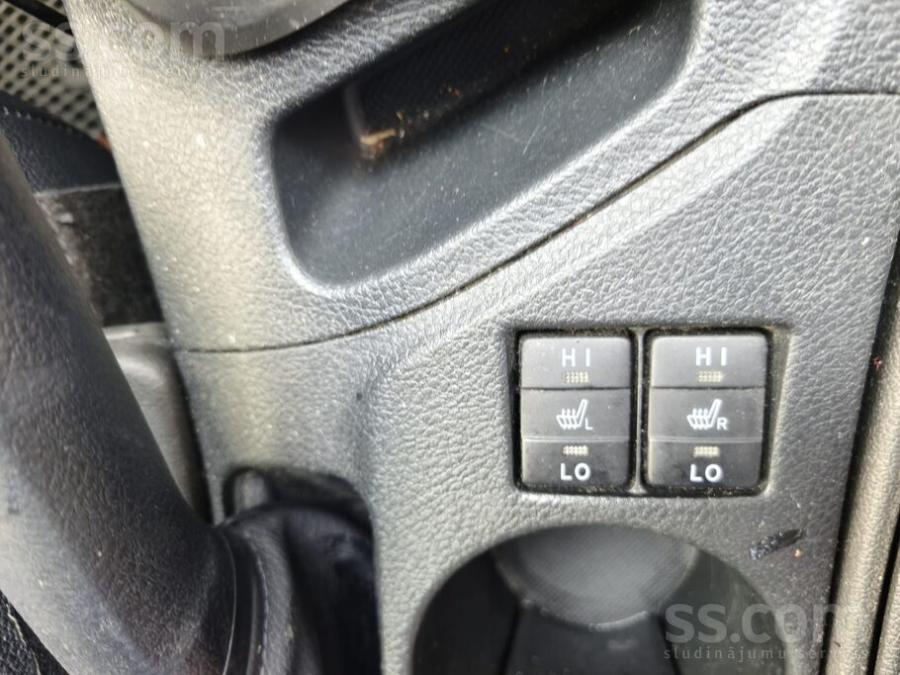 Brūns Toyota Auris 2013 Rīga, ar dzinēja tilpumu 1.80 L un nobraukumu 149 tūkst. km par 9700 €, foto 26 vietnē AUTOMOTO.COM.LV