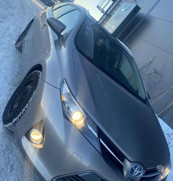 Brūns Toyota Auris 2014 Viļņa, ar dzinēja tilpumu 1.80 L un nobraukumu 228 tūkst. km par 8999 €, foto 10 vietnē AUTOMOTO.COM.LV