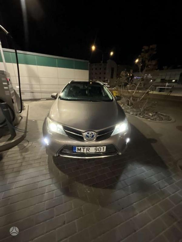 Brūns Toyota Auris 2014 Viļņa, ar dzinēja tilpumu 1.80 L un nobraukumu 314 tūkst. km par 6700 €, foto 6 vietnē AUTOMOTO.COM.LV
