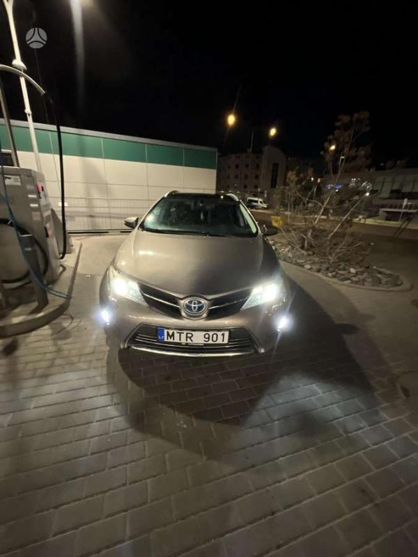 Brūns Toyota Auris 2014 Viļņa, ar dzinēja tilpumu 1.80 L un nobraukumu 314 tūkst. km par 6700 €, foto 7 vietnē AUTOMOTO.COM.LV