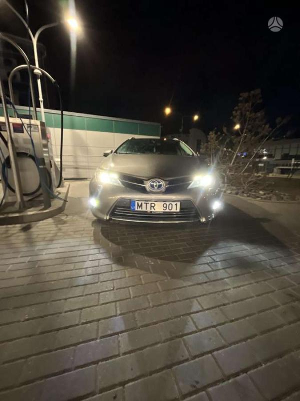 Brūns Toyota Auris 2014 Viļņa, ar dzinēja tilpumu 1.80 L un nobraukumu 314 tūkst. km par 6700 €, foto 9 vietnē AUTOMOTO.COM.LV