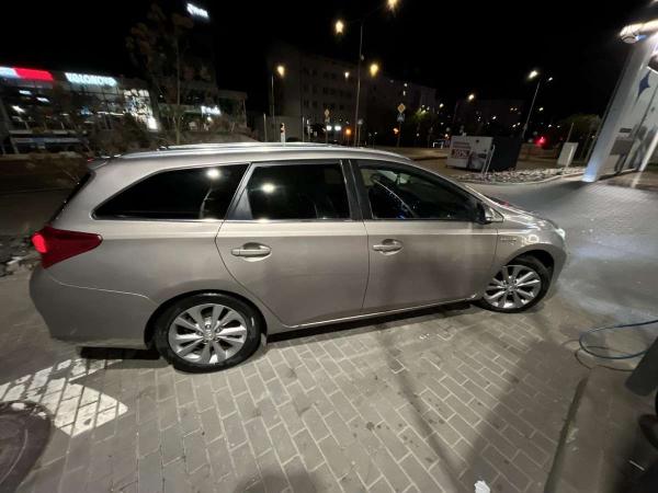 Brūns Toyota Auris 2014 Viļņa, ar dzinēja tilpumu 1.80 L un nobraukumu 314 tūkst. km par 6700 €, foto 10 vietnē AUTOMOTO.COM.LV