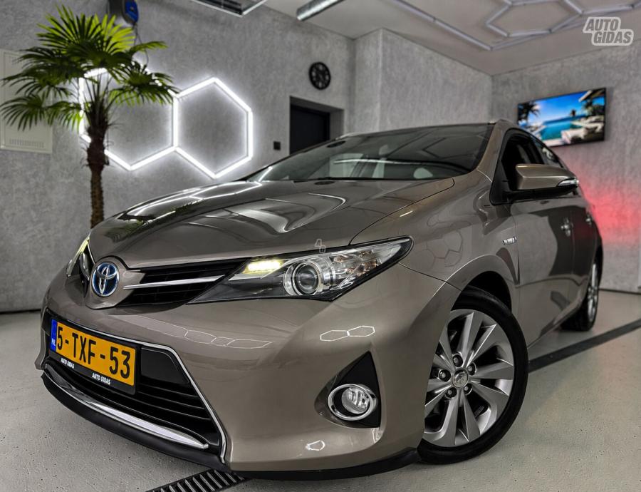 Brown Toyota Auris 2014 in Kaunas, with an engine capacity of 1.80 L and mileage of 280 thousand km for 7950 €, photo 7 on AUTOMOTO.COM.LV