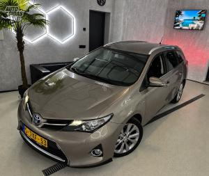 Brown Toyota Auris 2014 in Kaunas, with an engine capacity of 1.80 L and mileage of 280 thousand km for 7950 €, photo 13 on AUTOMOTO.COM.LV