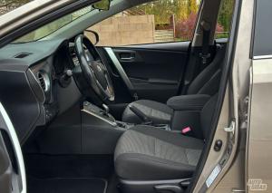 Brown Toyota Auris 2014 in Kaunas, with an engine capacity of 1.80 L and mileage of 280 thousand km for 7950 €, photo 24 on AUTOMOTO.COM.LV