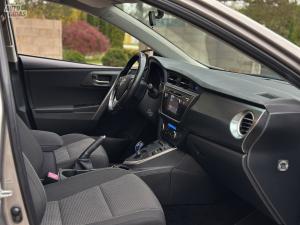 Brown Toyota Auris 2014 in Kaunas, with an engine capacity of 1.80 L and mileage of 280 thousand km for 7950 €, photo 25 on AUTOMOTO.COM.LV
