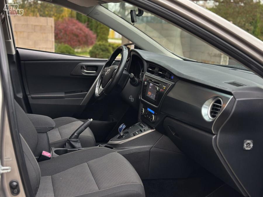 Brown Toyota Auris 2014 in Kaunas, with an engine capacity of 1.80 L and mileage of 280 thousand km for 7950 €, photo 25 on AUTOMOTO.COM.LV