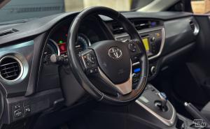 Brown Toyota Auris 2014 in Kaunas, with an engine capacity of 1.80 L and mileage of 280 thousand km for 7950 €, photo 26 on AUTOMOTO.COM.LV