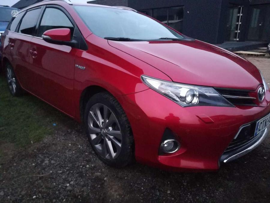 Brown Toyota Auris 2015 in Kaunas, with an engine capacity of 1.80 L and mileage of 260 thousand km for 7950 €, photo 18 on AUTOMOTO.COM.LV