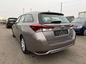Brown Toyota Auris 2015 in Kaunas, with an engine capacity of 1.80 L and mileage of 227 thousand km for 11500 €, photo 19 on AUTOMOTO.COM.LV