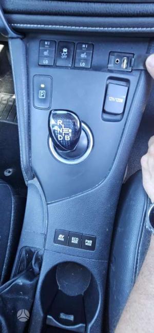 Brown Toyota Auris 2015 in Klaipeda, with an engine capacity of 1.80 L and mileage of 216 thousand km for 9700 €, photo 17 on AUTOMOTO.COM.LV