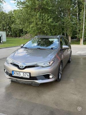 Brūns Toyota Auris 2015 Kauņa, ar dzinēja tilpumu 1.80 L un nobraukumu 324 tūkst. km par 8500 €, foto  vietnē AUTOMOTO.COM.LV