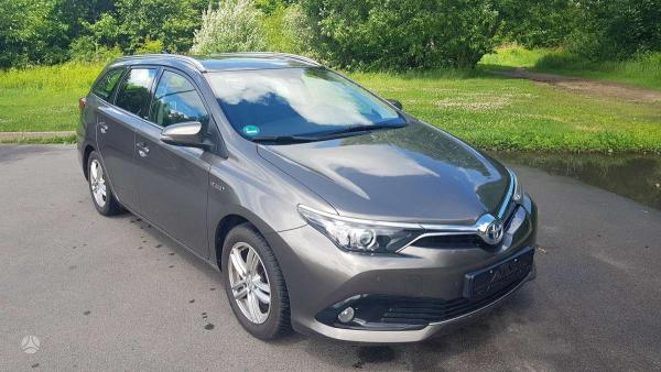 Brūns Toyota Auris 2016 Viļņa, ar dzinēja tilpumu 1.80 L un nobraukumu 166 tūkst. km par 11900 €, foto 1 vietnē AUTOMOTO.COM.LV