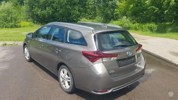 Brūns Toyota Auris 2016 Viļņa, ar dzinēja tilpumu 1.80 L un nobraukumu 166 tūkst. km par 11900 €, foto 4 vietnē AUTOMOTO.COM.LV
