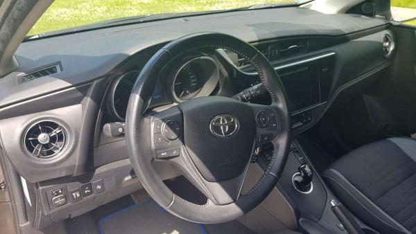 Brūns Toyota Auris 2016 Viļņa, ar dzinēja tilpumu 1.80 L un nobraukumu 166 tūkst. km par 11900 €, foto 7 vietnē AUTOMOTO.COM.LV