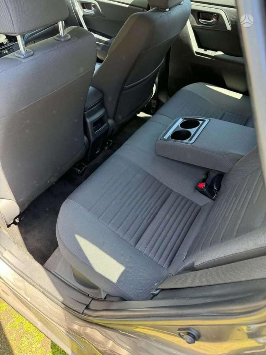 Brown Toyota Auris 2016 in Vilnius, with an engine capacity of 1.80 L and mileage of 166 thousand km for 11900 €, photo 16 on AUTOMOTO.COM.LV