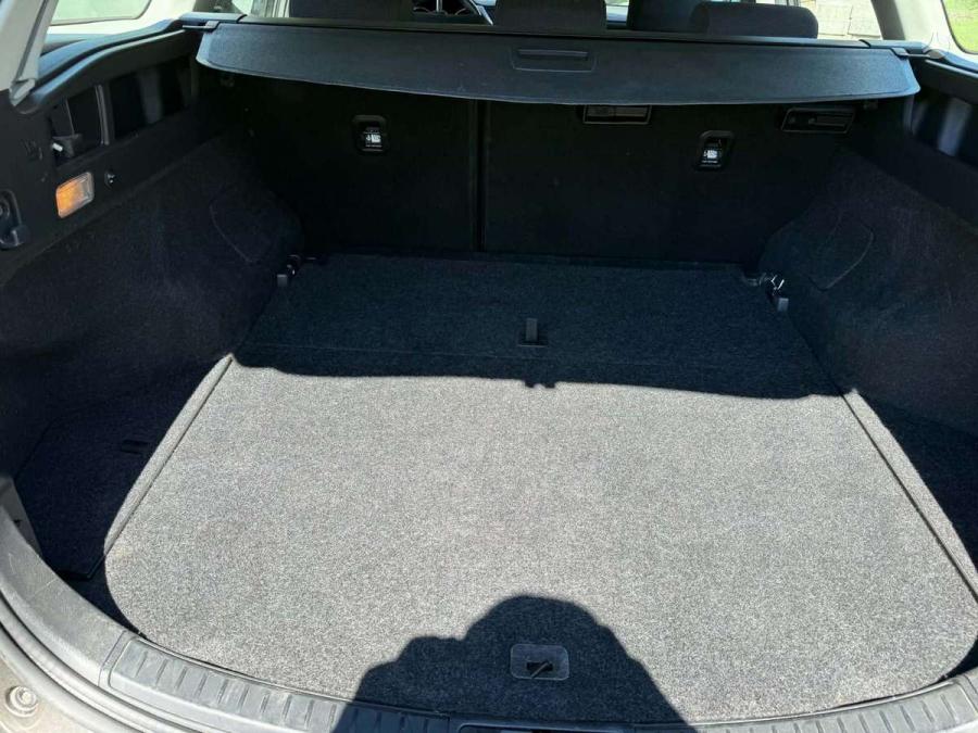 Brown Toyota Auris 2016 in Vilnius, with an engine capacity of 1.80 L and mileage of 166 thousand km for 11900 €, photo 17 on AUTOMOTO.COM.LV