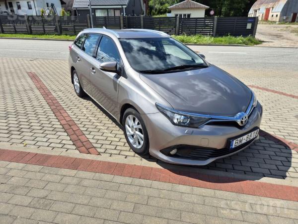 Brūns Toyota Auris 2016 Rīga, ar dzinēja tilpumu 1.60 L un nobraukumu 320 tūkst. km par 6500 €, foto 2 vietnē AUTOMOTO.COM.LV