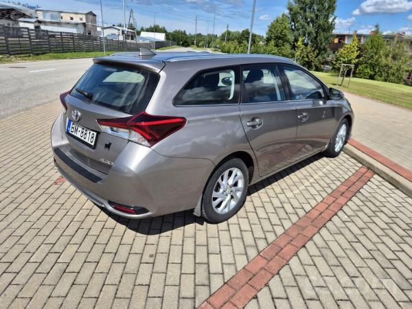 Brūns Toyota Auris 2016 Rīga, ar dzinēja tilpumu 1.60 L un nobraukumu 320 tūkst. km par 6500 €, foto 3 vietnē AUTOMOTO.COM.LV