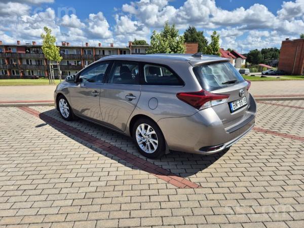 Brūns Toyota Auris 2016 Rīga, ar dzinēja tilpumu 1.60 L un nobraukumu 320 tūkst. km par 6500 €, foto 4 vietnē AUTOMOTO.COM.LV