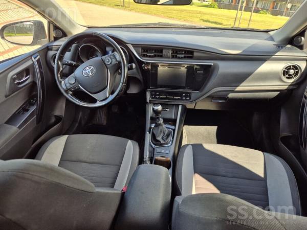 Brūns Toyota Auris 2016 Rīga, ar dzinēja tilpumu 1.60 L un nobraukumu 320 tūkst. km par 6500 €, foto 5 vietnē AUTOMOTO.COM.LV