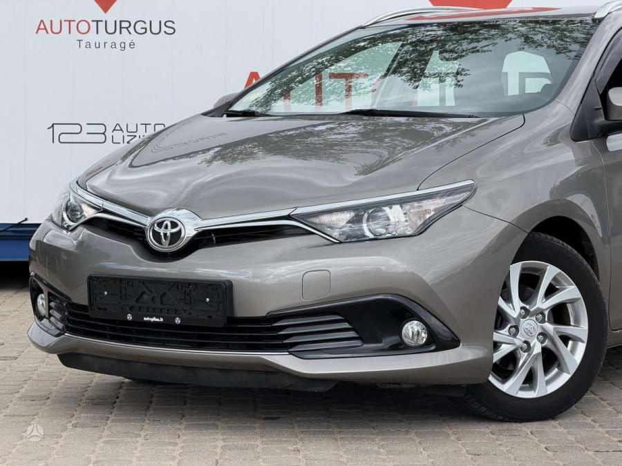 Brūns Toyota Auris 2016 Tauragė, ar dzinēja tilpumu 1.60 L un nobraukumu 94 tūkst. km par 9700 €, foto 3 vietnē AUTOMOTO.COM.LV